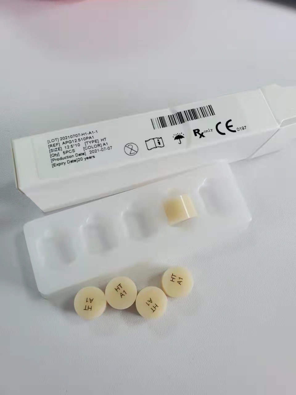 LT HT Dental Emax Press Ceramic Ingot For Denture Restoration